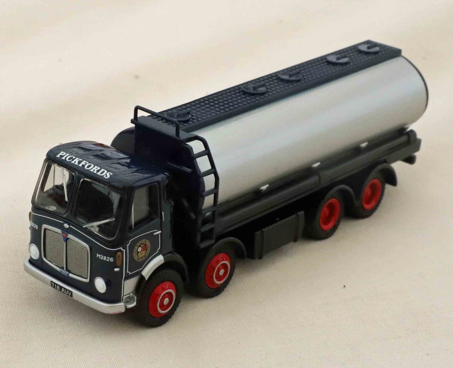 RF25 limited-edition model - London Bus Museum