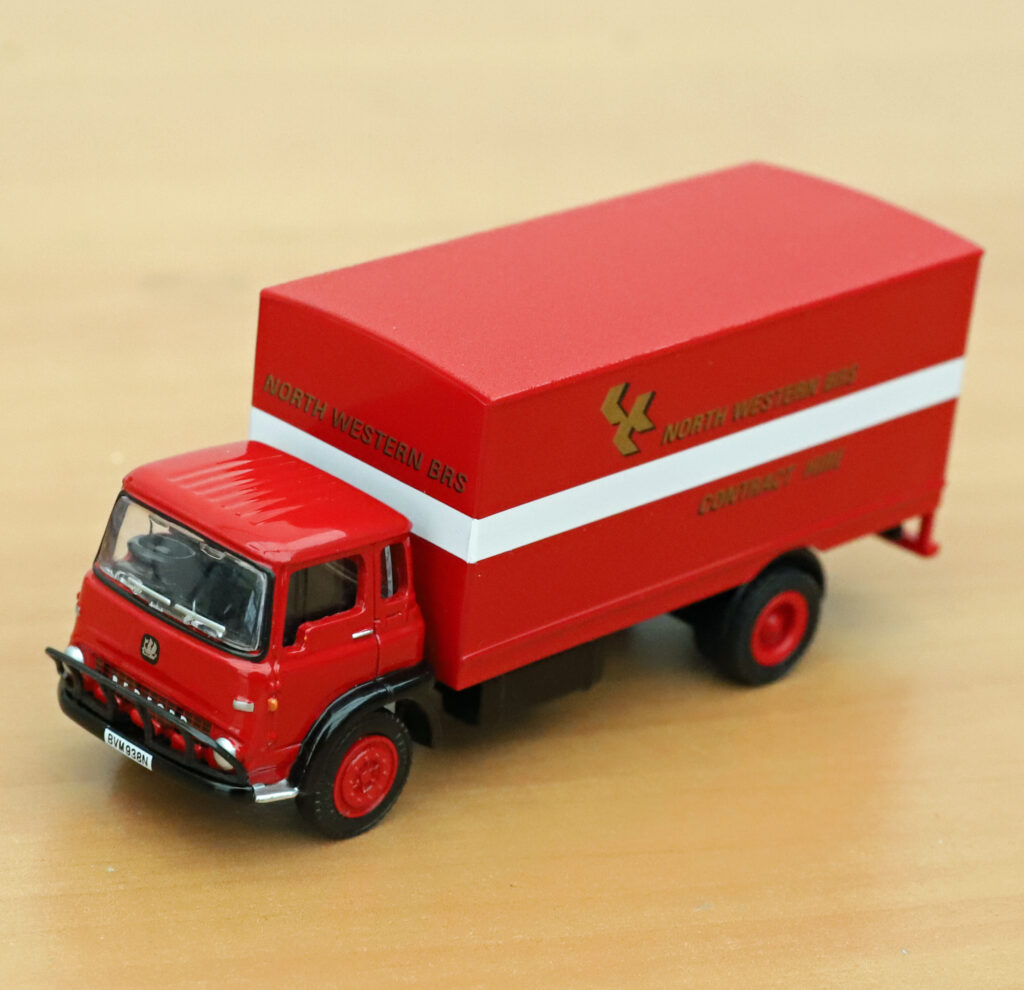 Lorry model 22912: North Western BRS Bedford box van, 1:76 scale ...