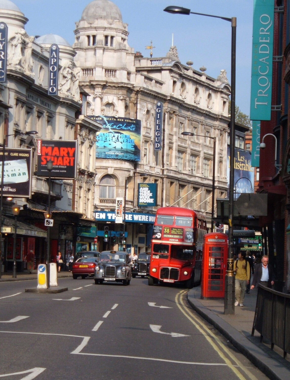 London Bus Museum - Cobham Hall - Brooklands