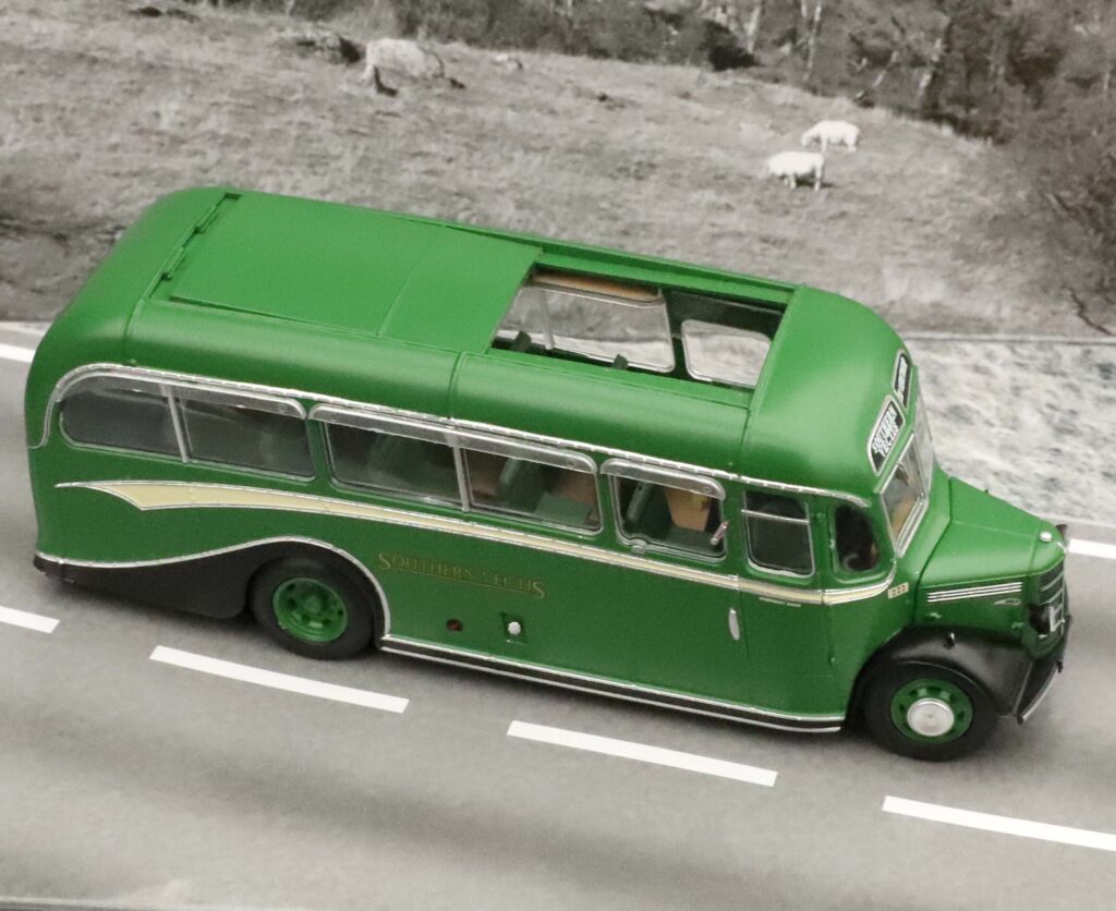 Bedford OB Southern Vectis - a highly detailed model by Rapido 1:76 ...